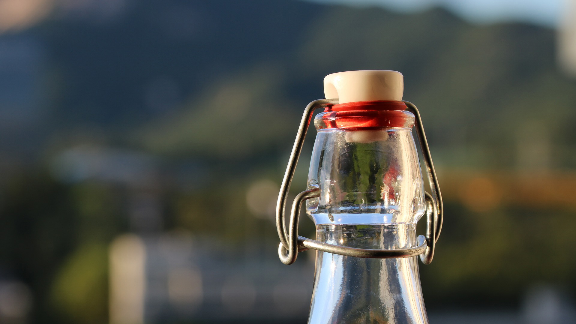How Long Does Water Last In Glass Bottles? 2-Year Shelf Life